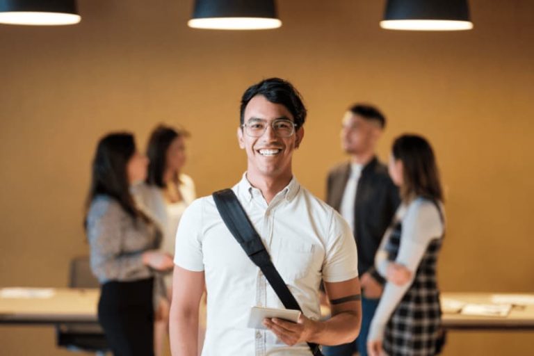 The Benefits of Recruiting Students and Recent Graduates for Your Workforce